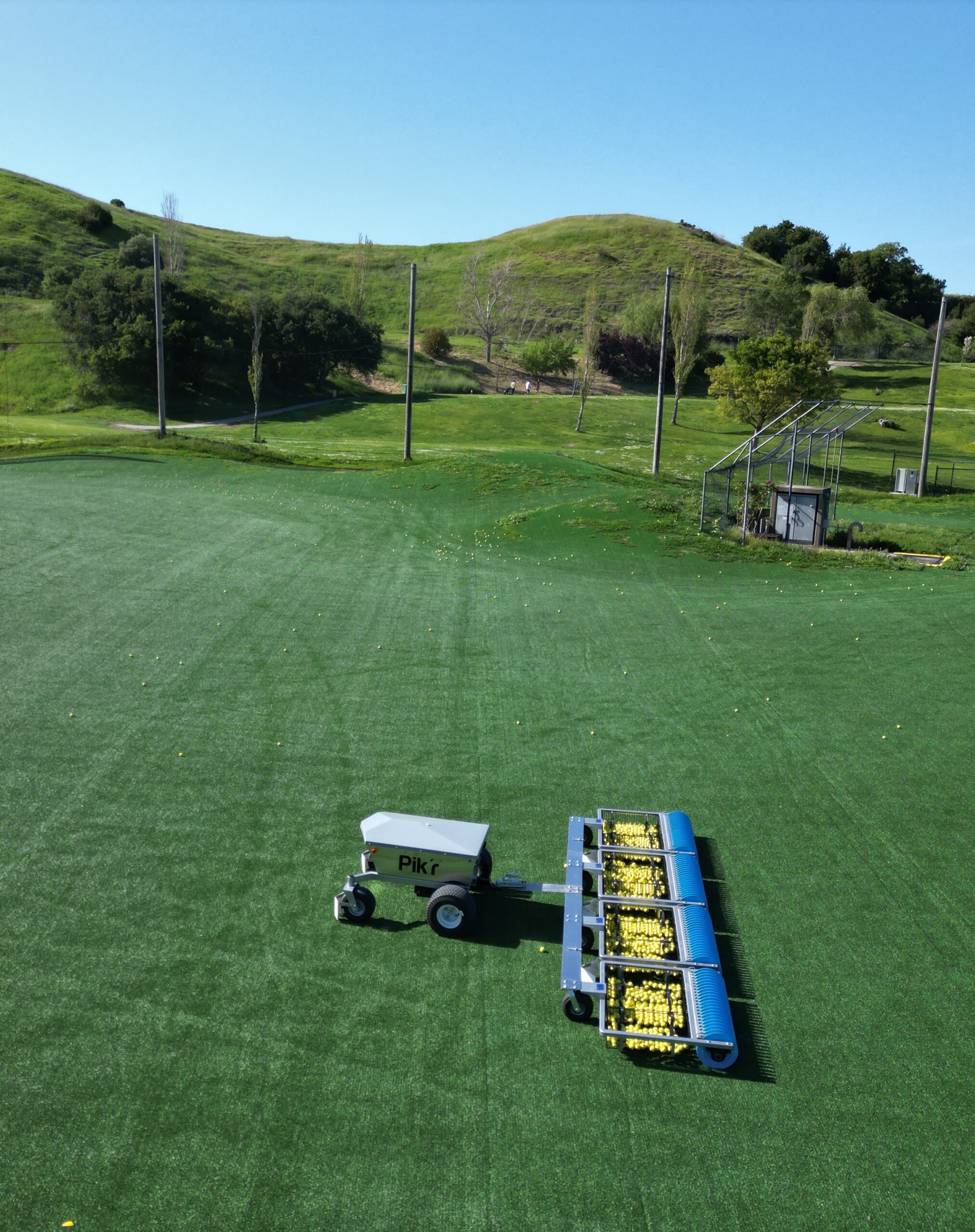 Pik’r®-XL | Super-High-Capacity Golf Range Picking Robot